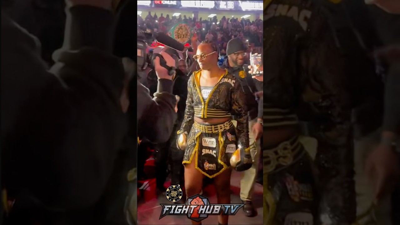 Claressa Shields epic ring walk vs Danielle Perkins!