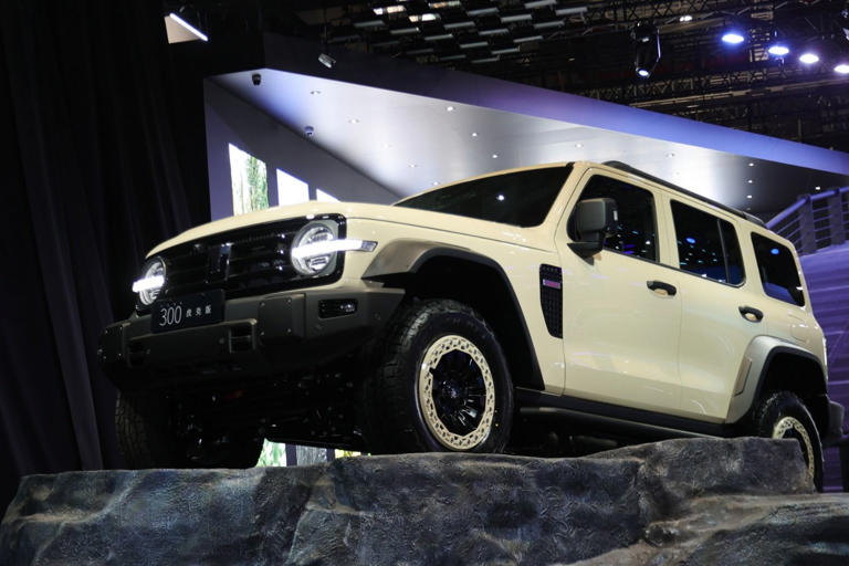 Siap Diajak Terobos Lumpur, Ini Istimewanya GWM Tank 300 Hooke