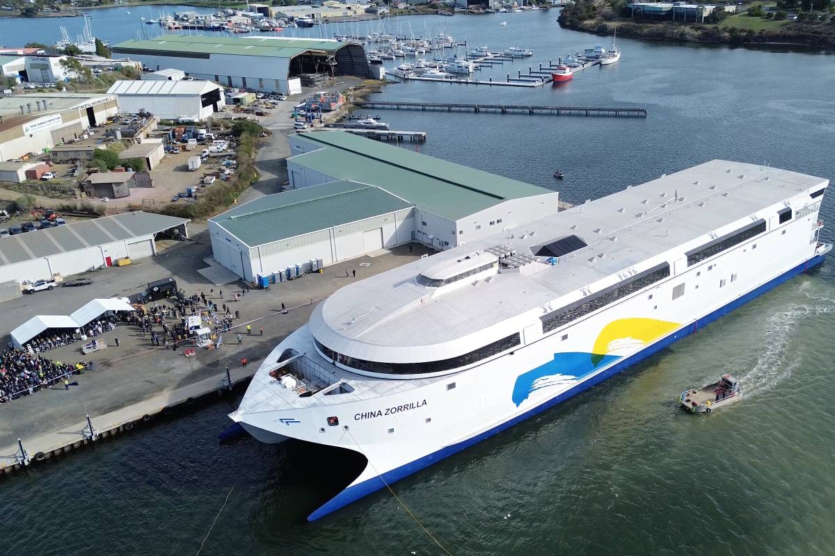 Australia launches "world's largest" battery-power ship