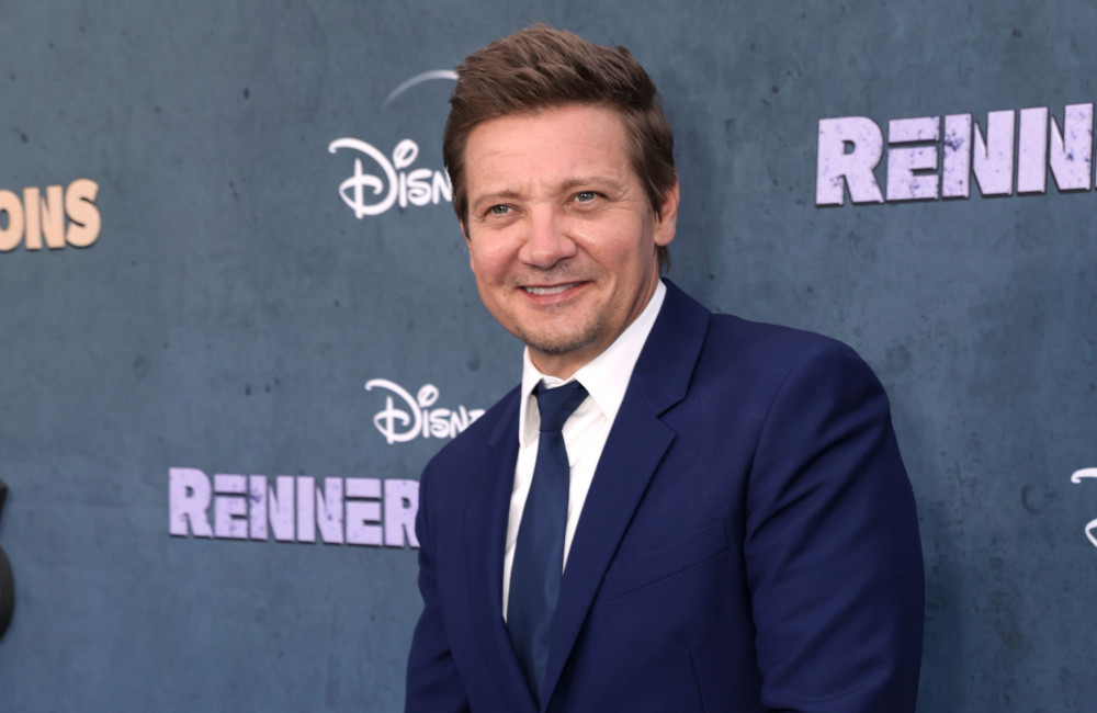 Jeremy Renner conta que teve ‘visões’ com Jamie Foxx após acidente com ...