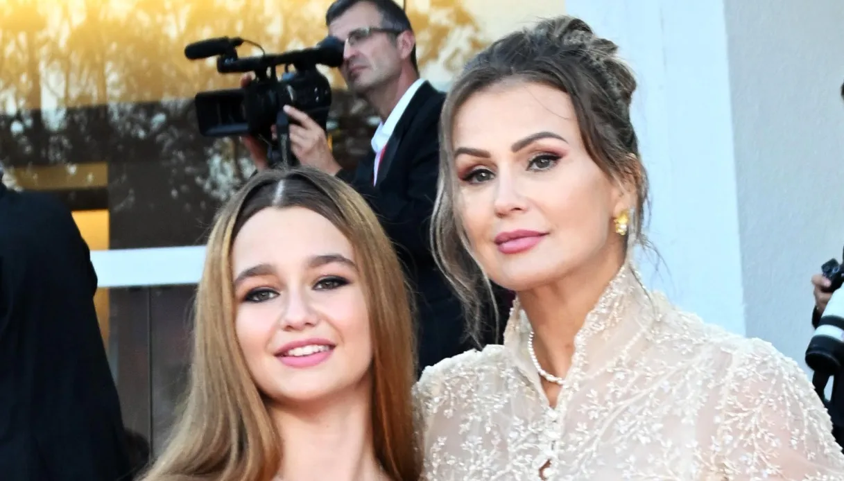 Jennifer Caroletti, chi è la figlia più piccola dell’ex pornostar Eva ...