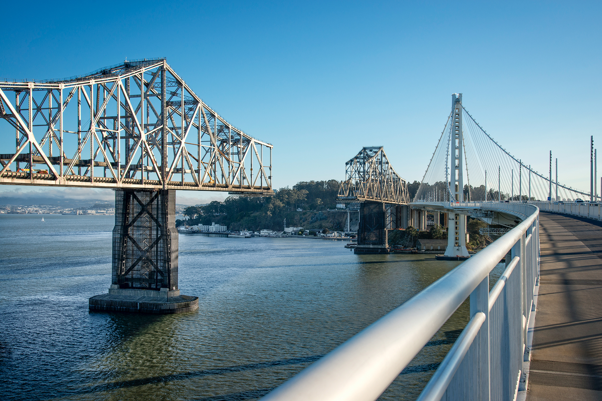 Why the Warriors chose the Bay Bridge for their logo
