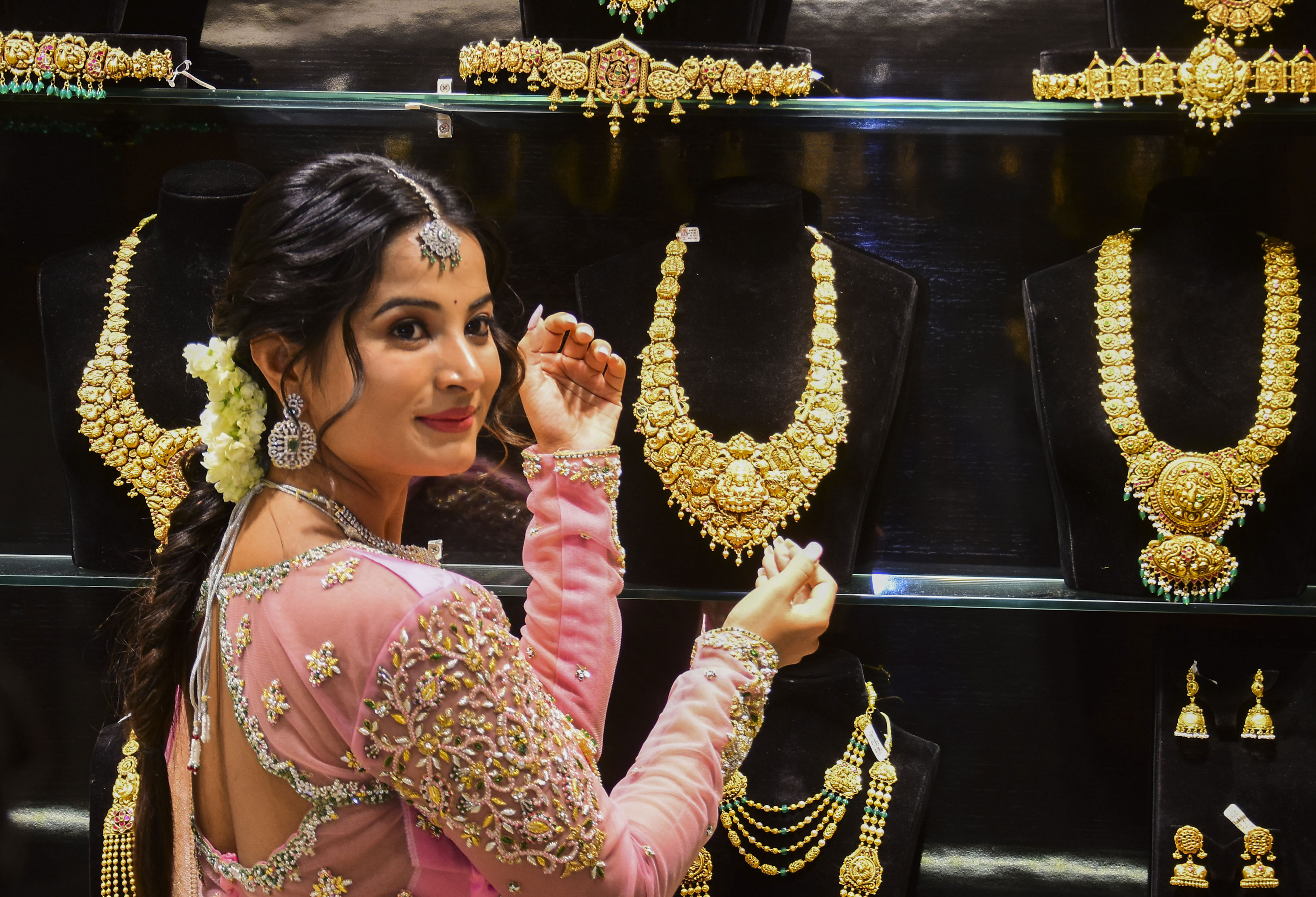 Silver hits Rs 1.5 lakh/kg for first time; gold surges Rs 1,500 to ...