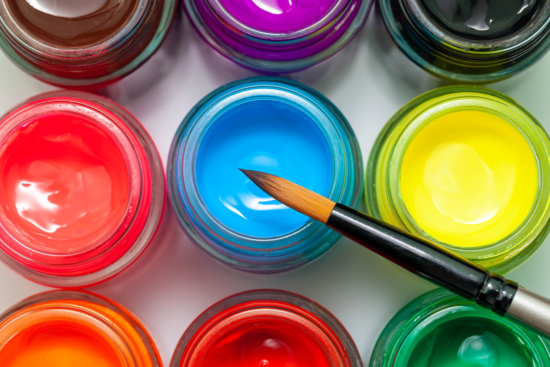 The types, techniques, and benefits of color therapy