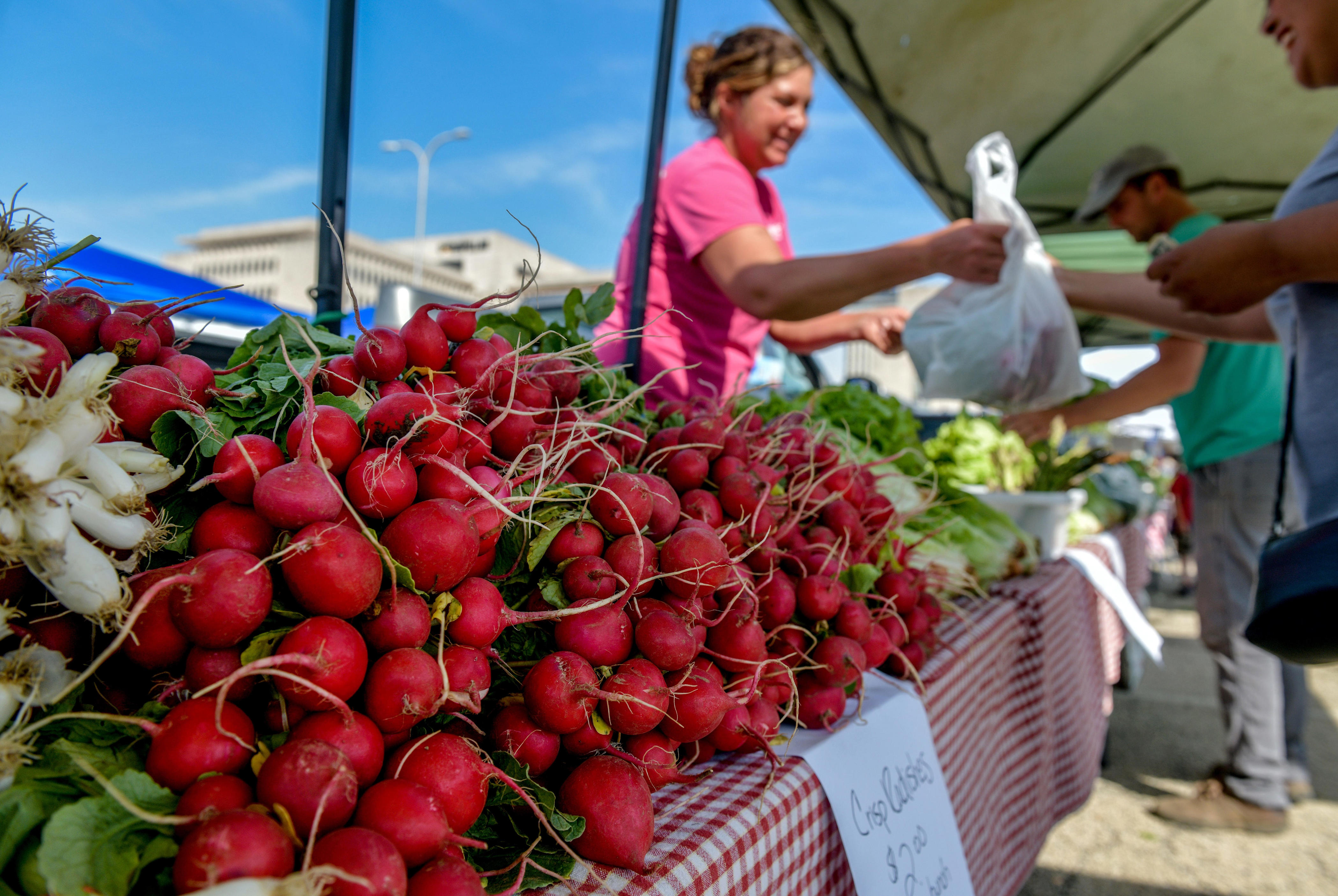 Find produce and crafts at these 12 Peoria-area farmers markets in 2026