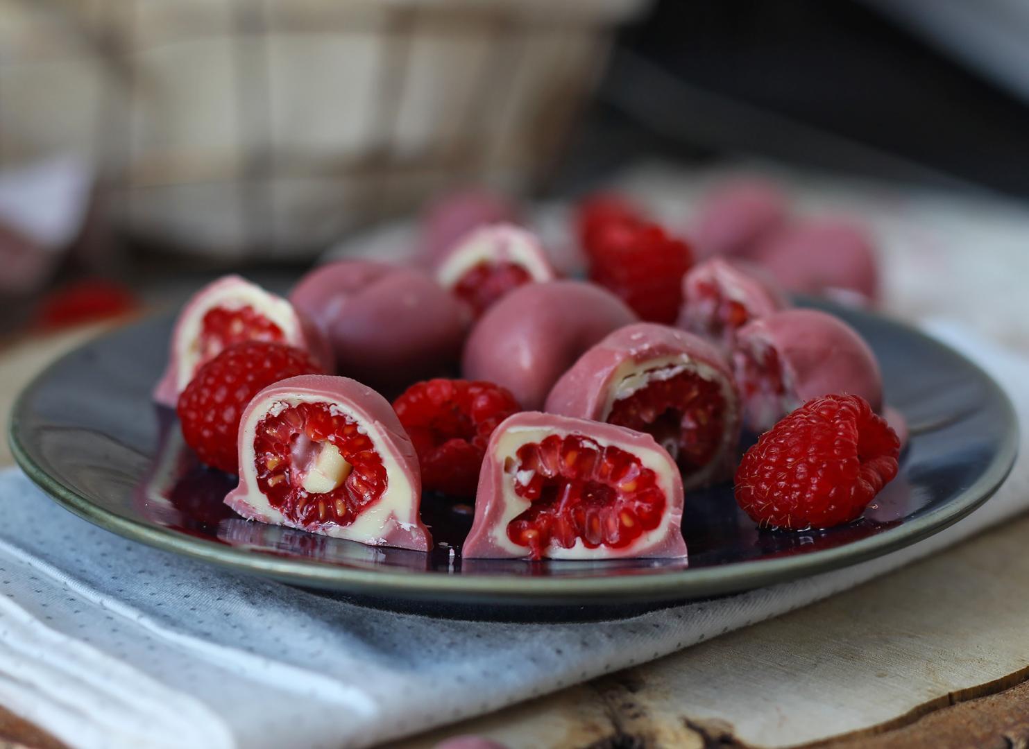 Franui-style raspberry, white chocolate and ruby chocolate bites