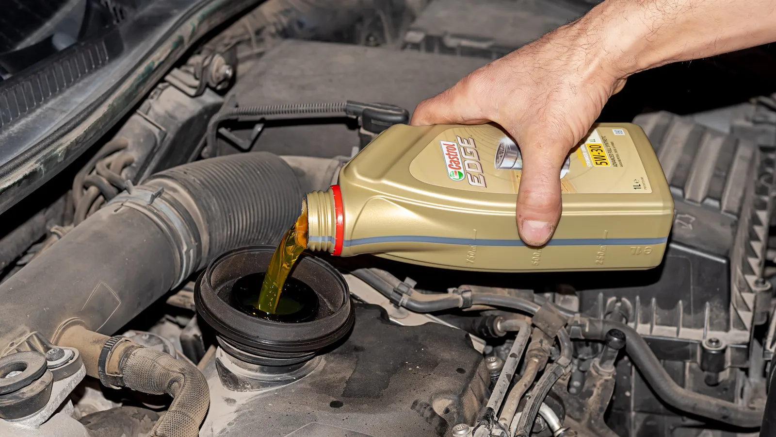 Time vs. mileage: Which decides when to change oil?