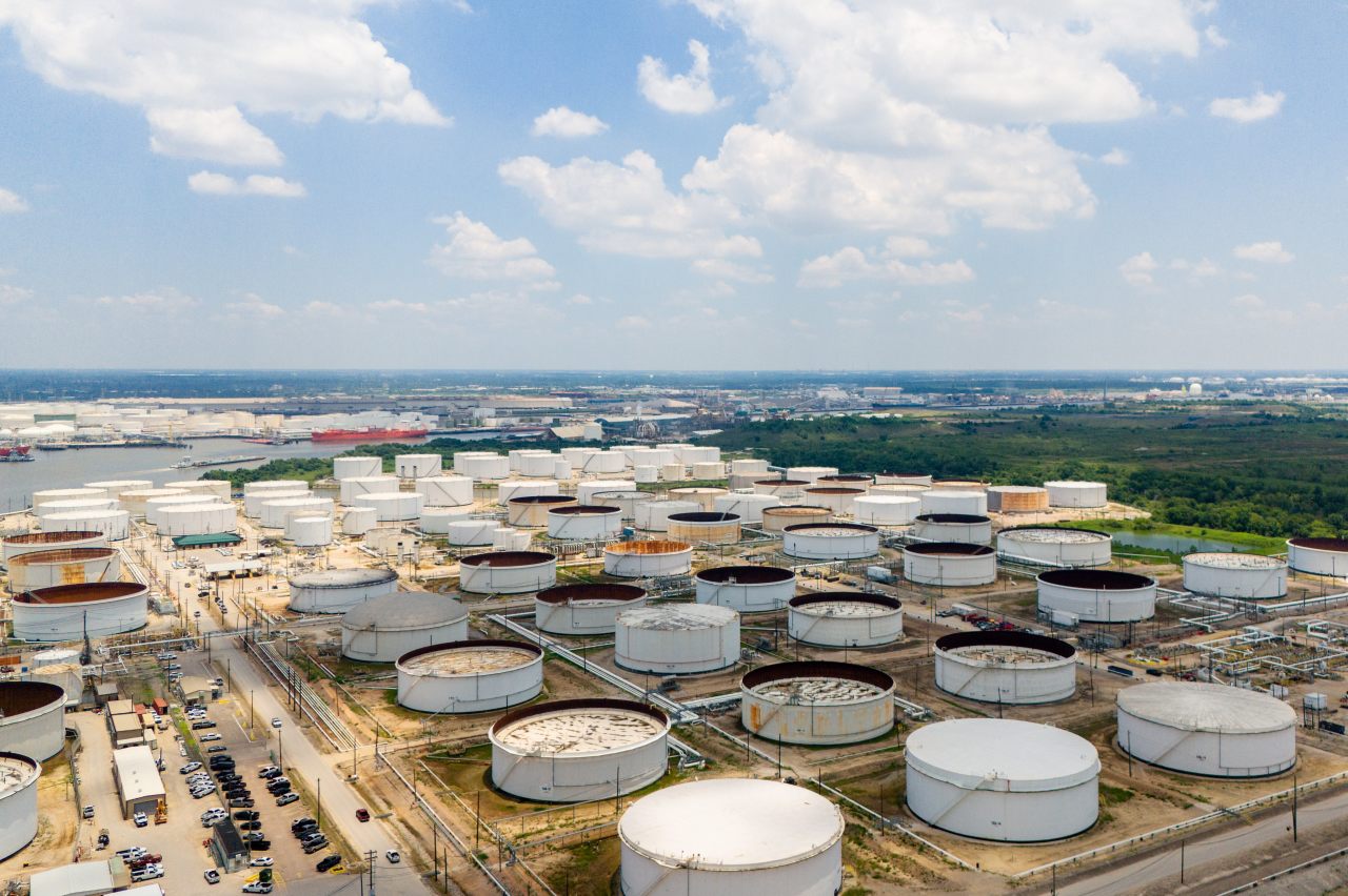 Exxon, Chevron Profits Fell Ahead of Tariff-Driven Oil Slump