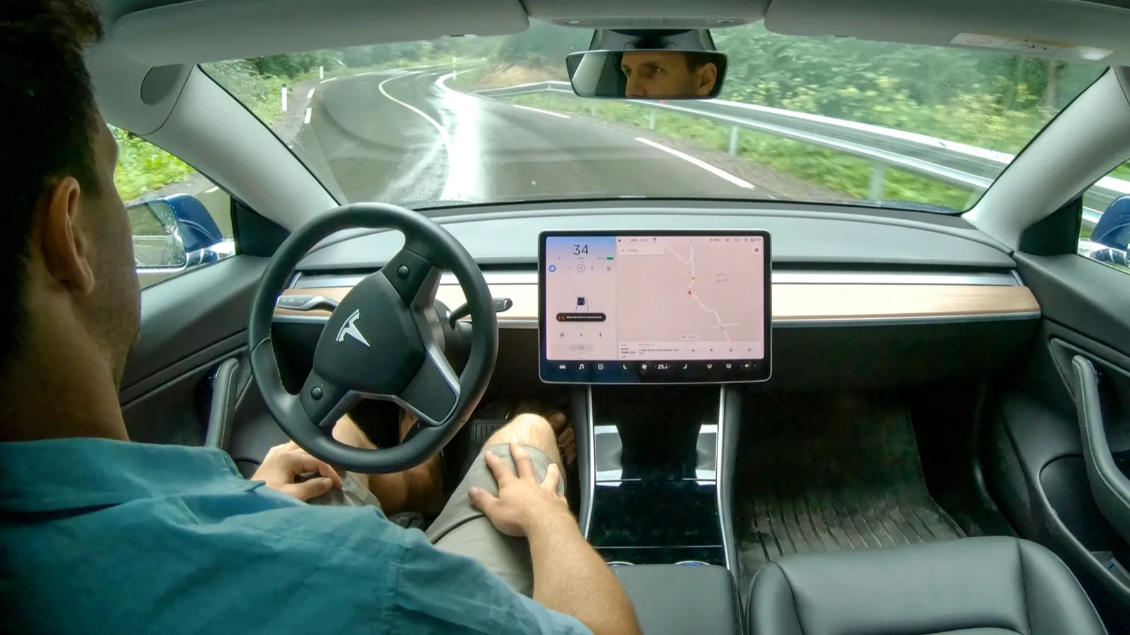 Why Hands Free Highway Driving Is Becoming A Must Have Feature