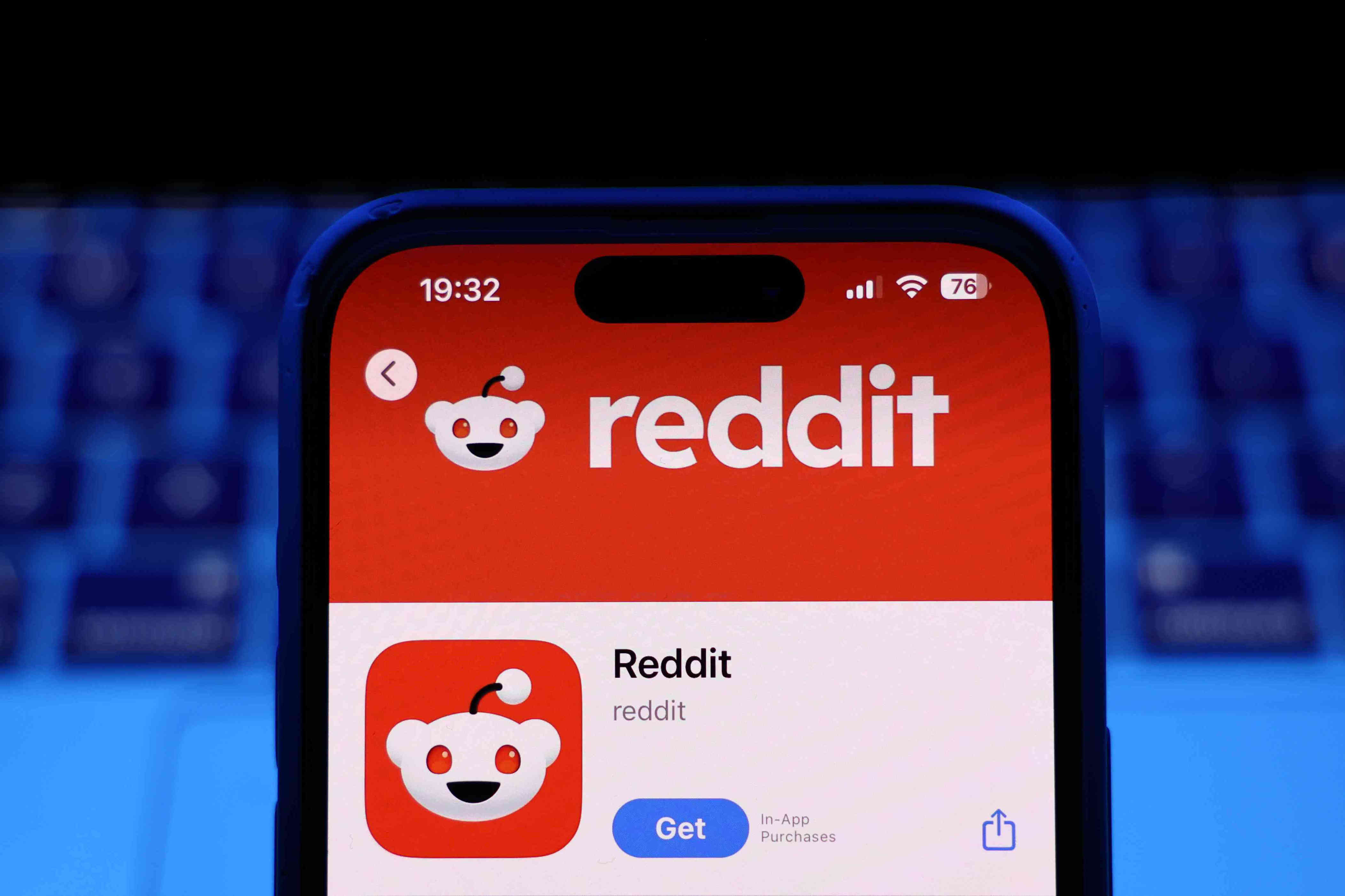 Reddit Stock Surges as Analysts Say Revenue Can Keep Growing