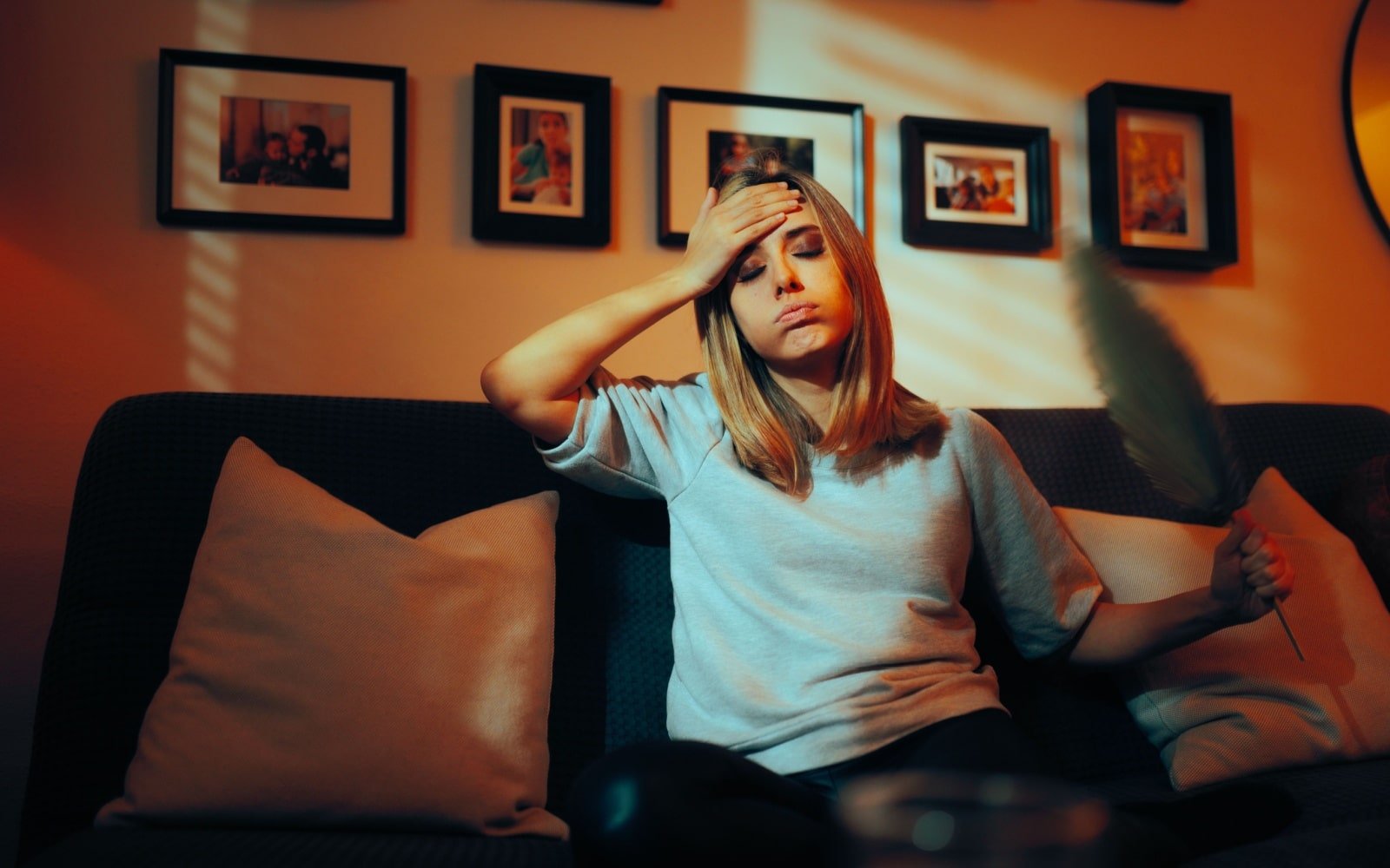 Hot Flashes In Your 30s? Premature and Early Menopause: Signs, Causes ...