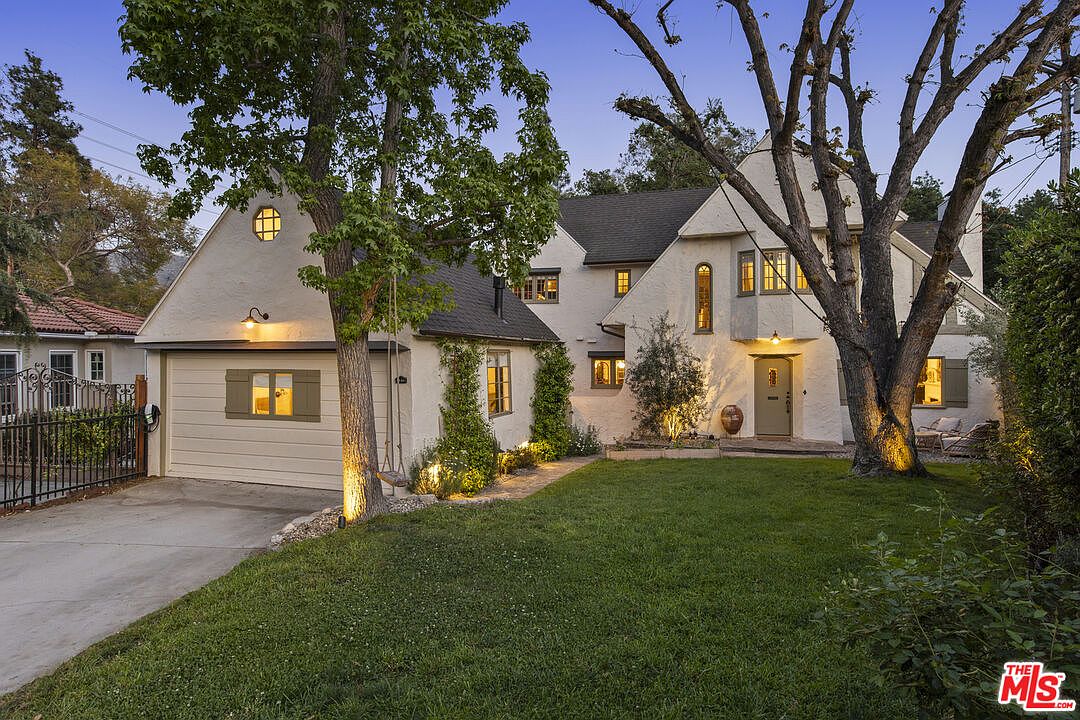 1925 Tudor Retreat in California Featuring Vaulted Wood-Beamed Ceilings ...