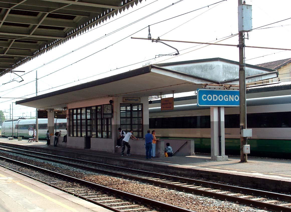 Codogno, travolto e ucciso da un treno in stazione: interrotta la linea ...