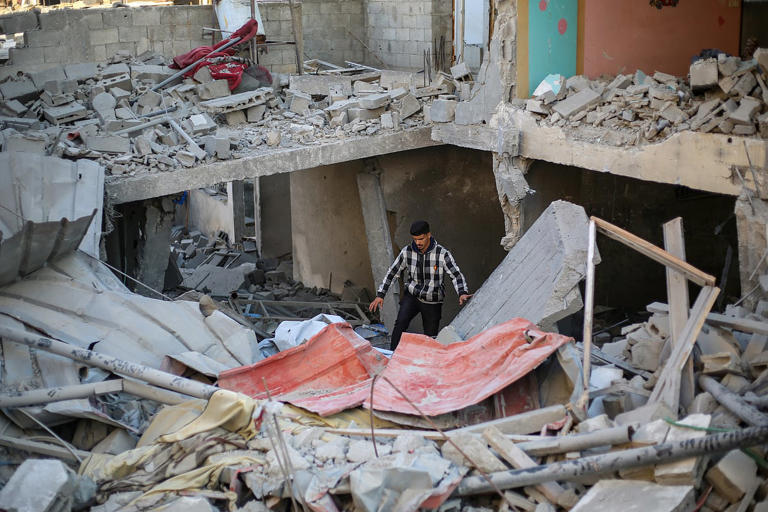 Gaza war: 20 killed in Israeli strikes, rescuers say