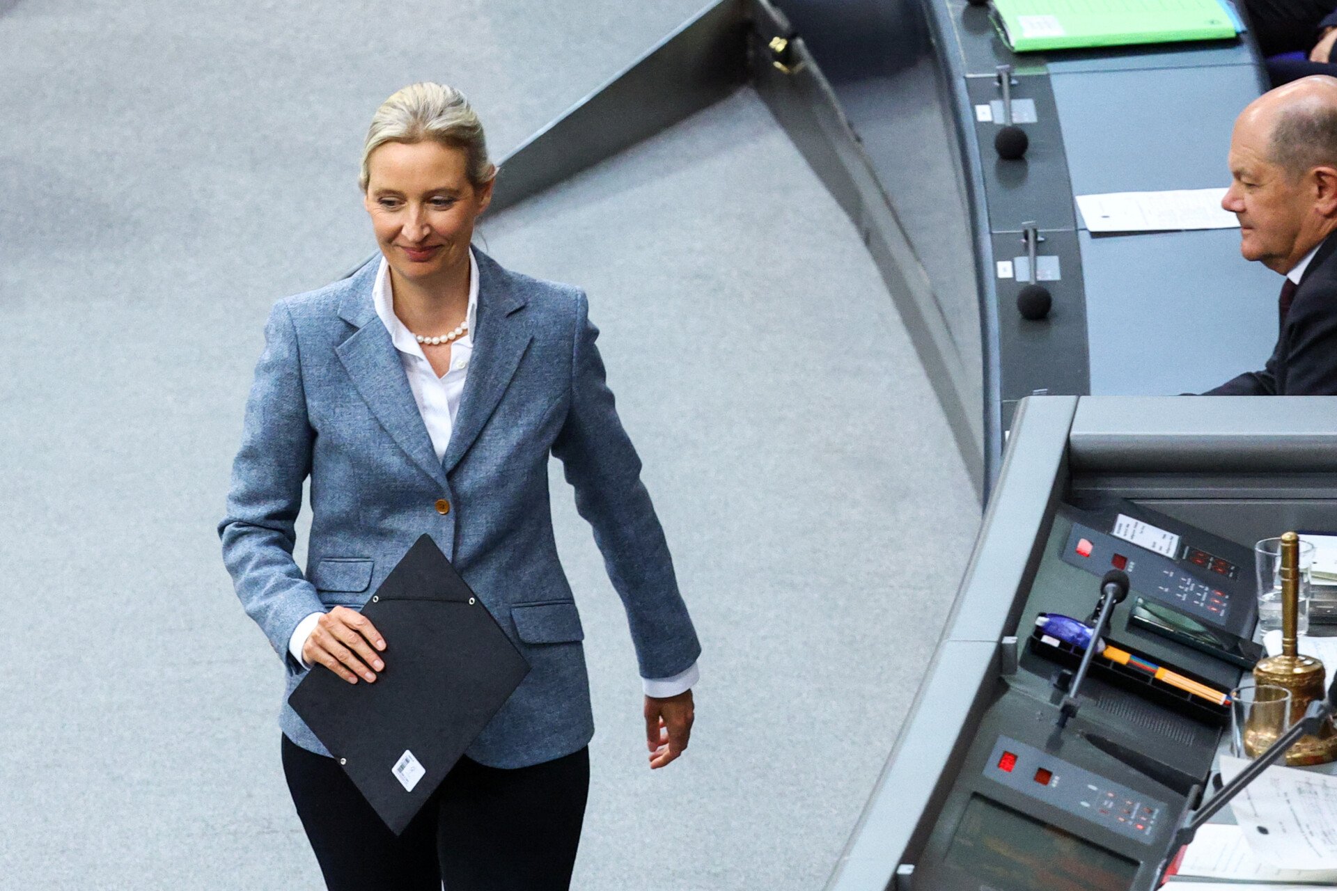 Απαγόρευση του AfD θα εξετάσει η νέα γερμανική κυβέρνηση