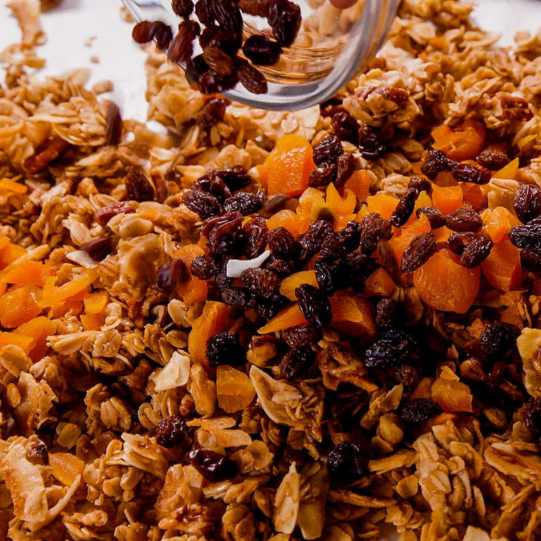 Forget Store-Bought—Homemade Granola Is The Best Way To Start Off Your ...