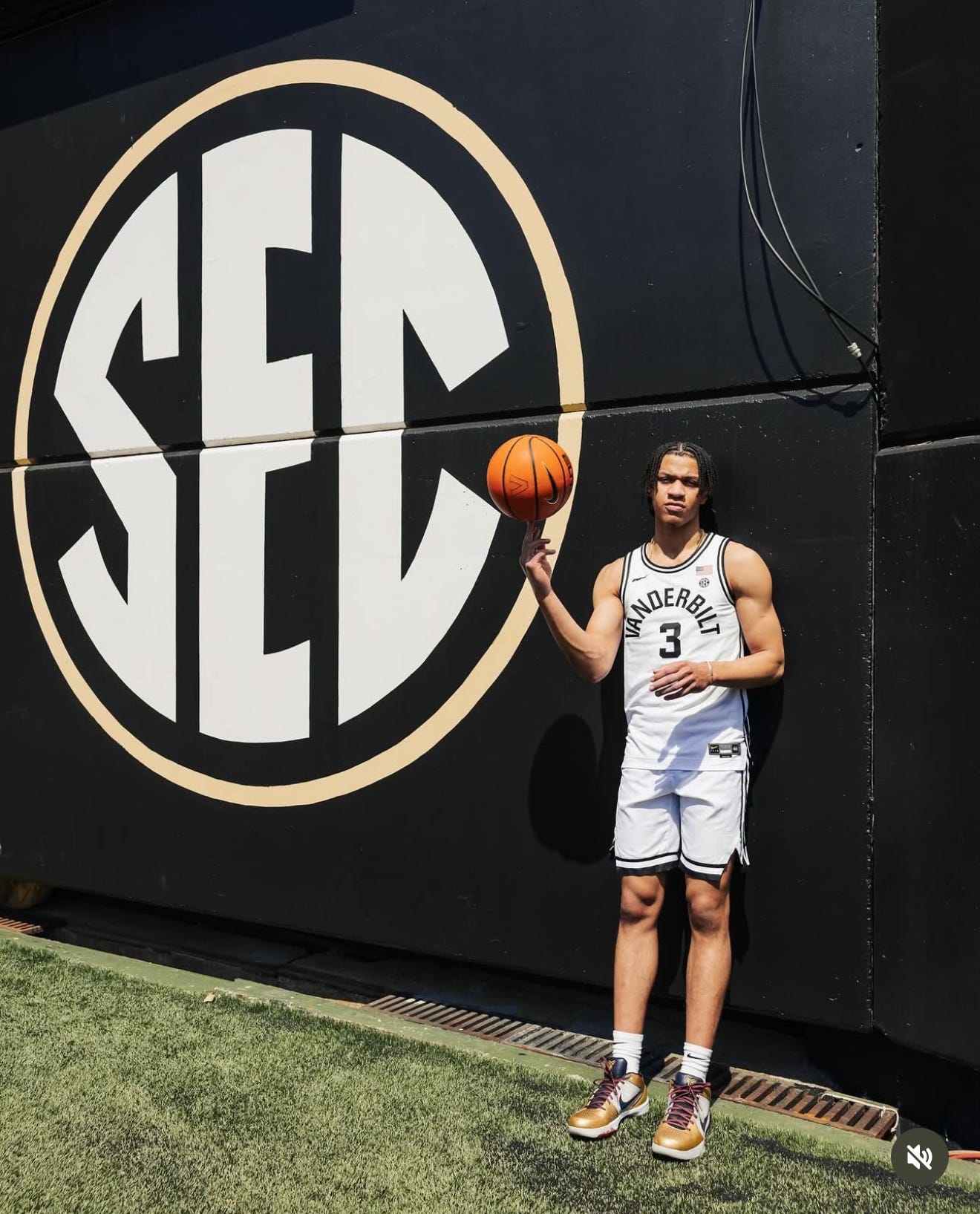 Chandler Bing, Vanderbilt basketball commit, has same name as Matthew ...