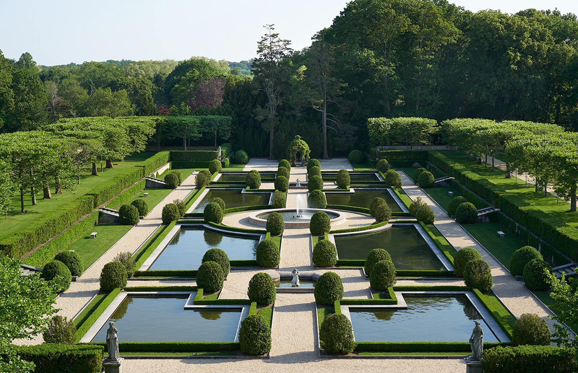Take a look around 9 of the most extreme billionaire back gardens on Earth