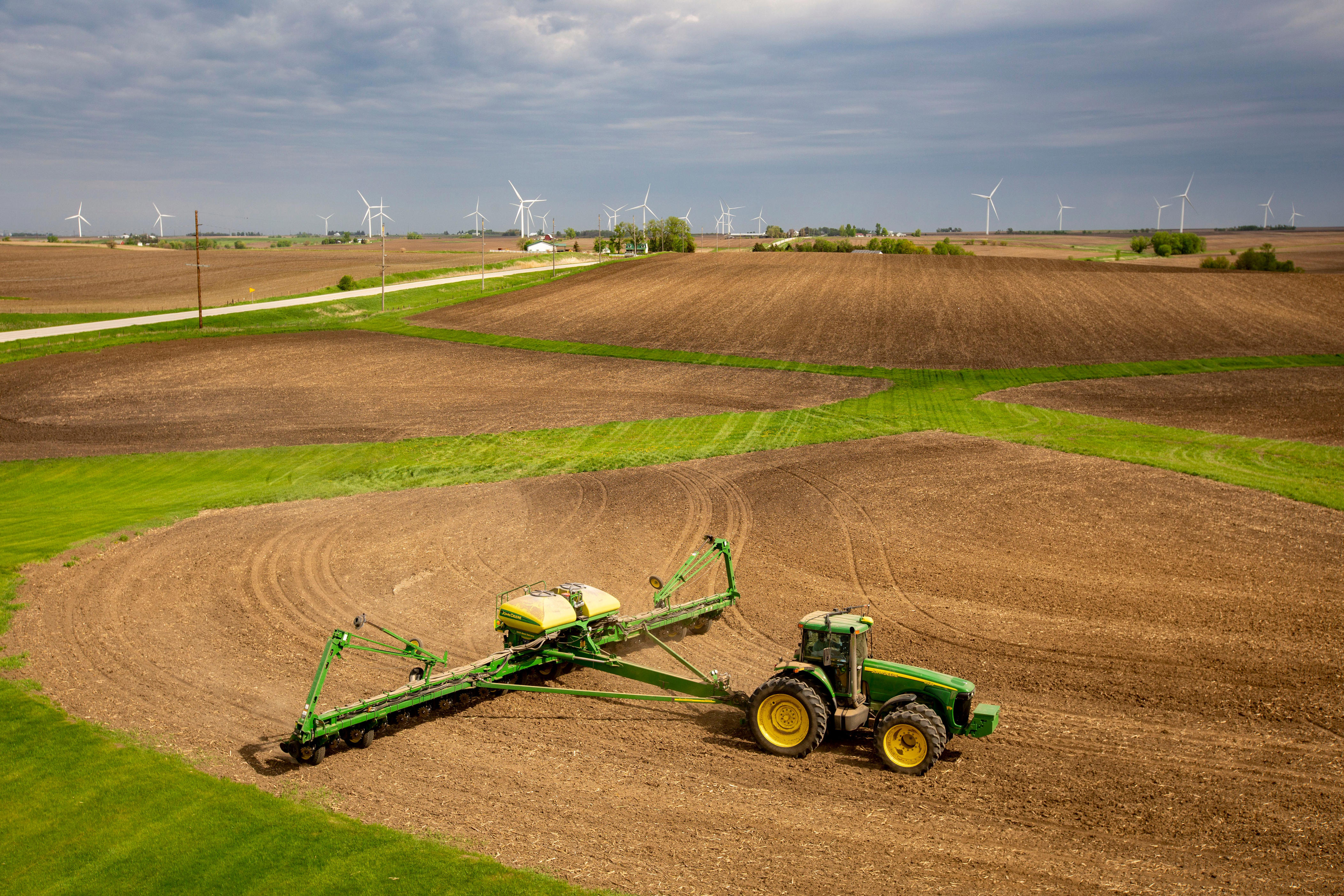 Storms bring relief to Iowa, trimming dry areas, Drought Monitor shows