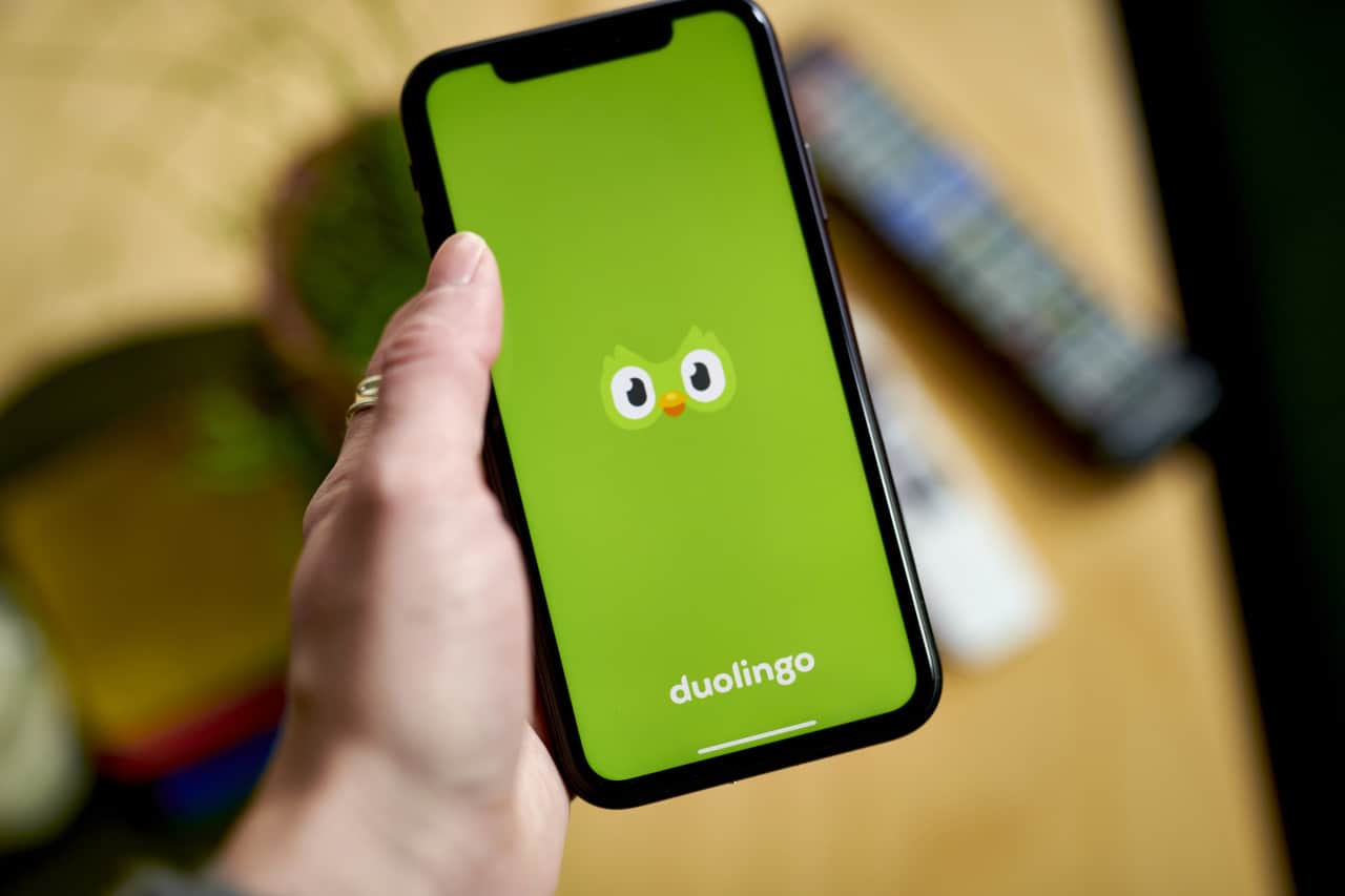 Duolingo Stock Rises After Earnings. How AI Could Make the Language App ...
