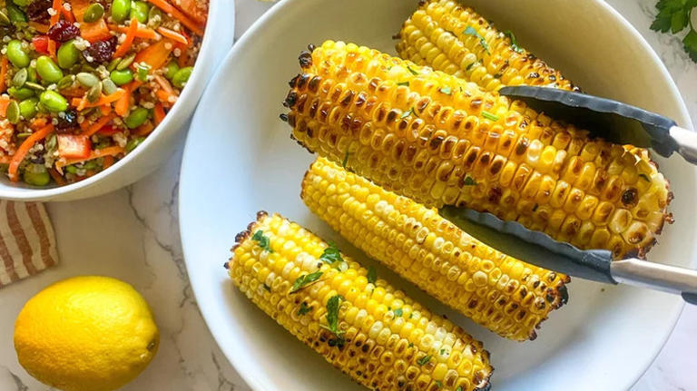 25 Easy And Delicious Sides To Serve With Burgers