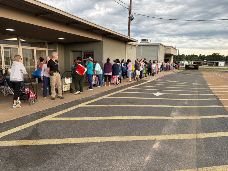Longview’s Mobberly Baptist Church holds annual rummage sale
