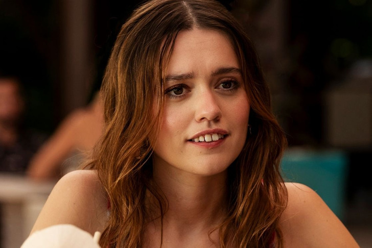 White Lotus Actress Faces Backlash Over Her Teeth — But Many Defend Her ...