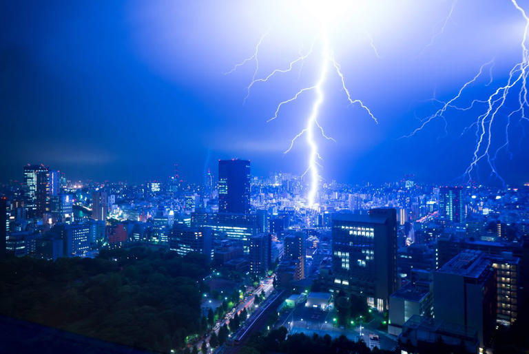 World-First Drone-Summoned Lightning May Protect Cities From Damage In The Future