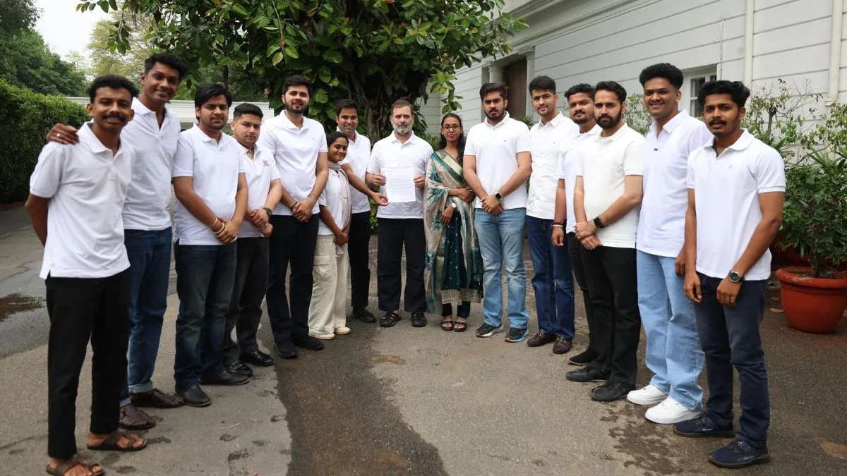 NSUI delegation meets Rahul Gandhi, seeks support to restore student ...