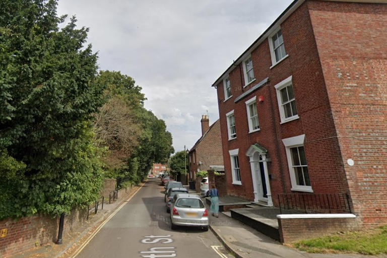 The 9 'hottest' Hampshire postcodes where homes sell rapidly due to ...