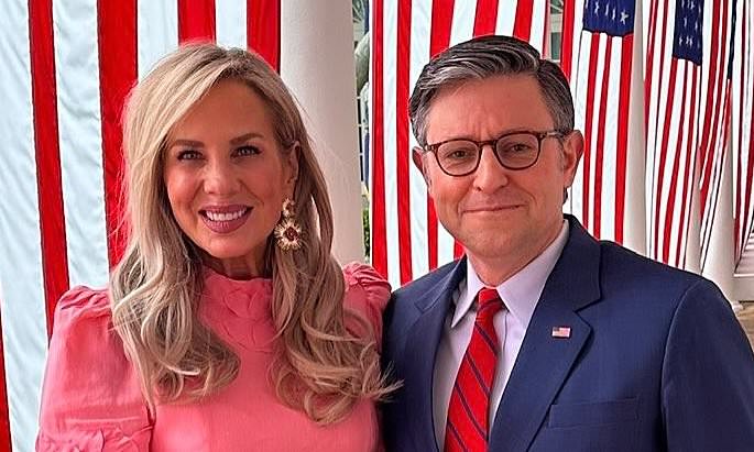 Political power couple look unrecognizable in 'stunning' wedding photo