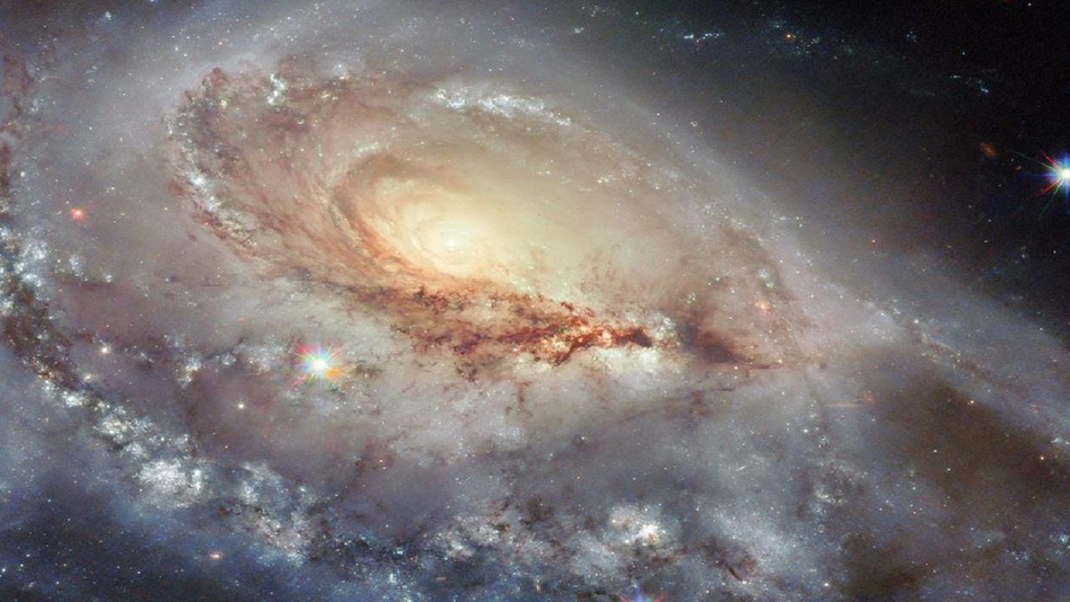 Hubble Reveals Arp 184’s Cosmic Beauty