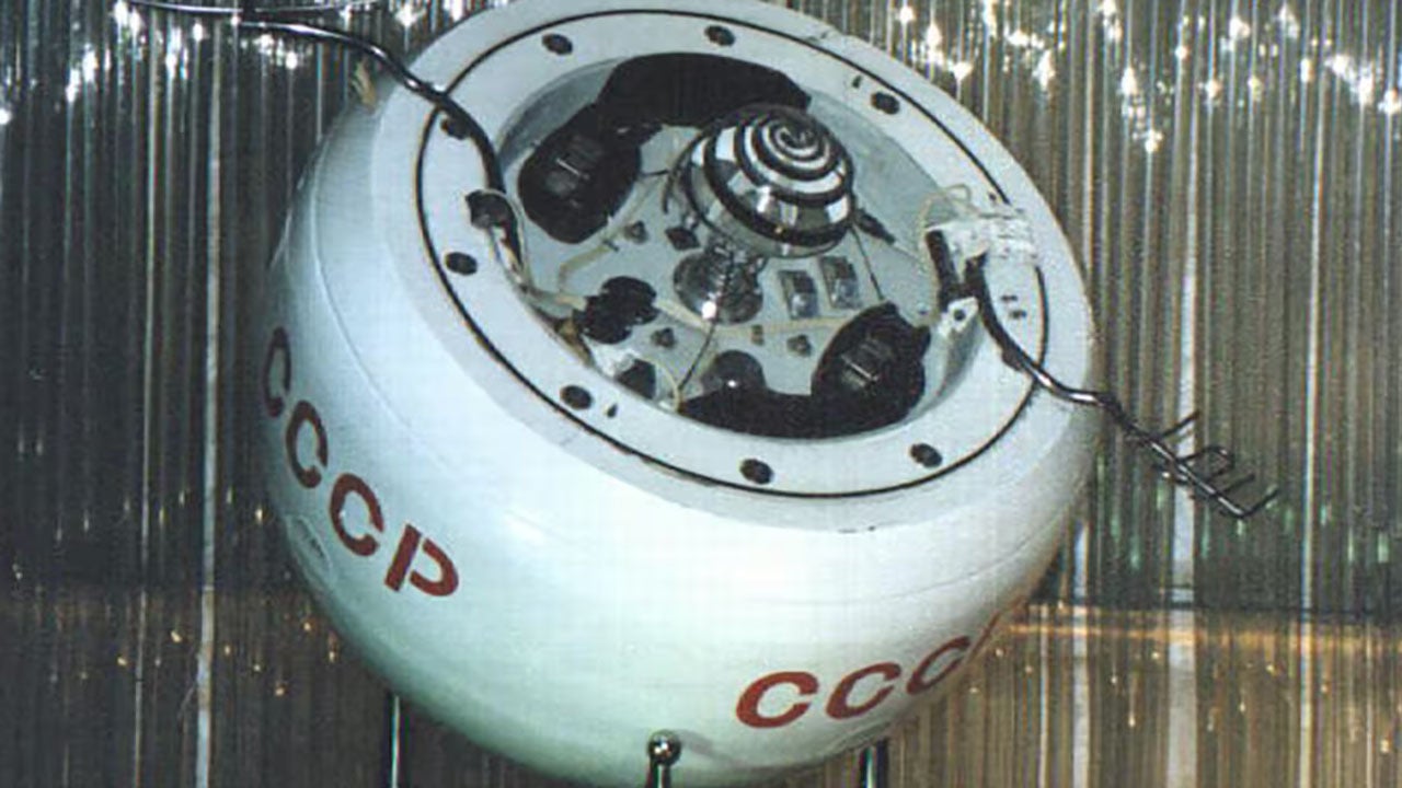 A Soviet Spacecraft Is Falling Back To Earth – There's Just One Problem
