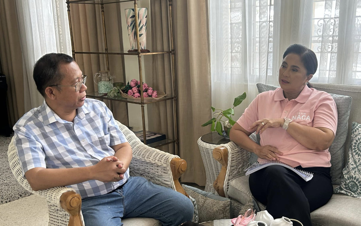 Sonny Matula meets Leni in Naga; Kiko gets Moro party's support