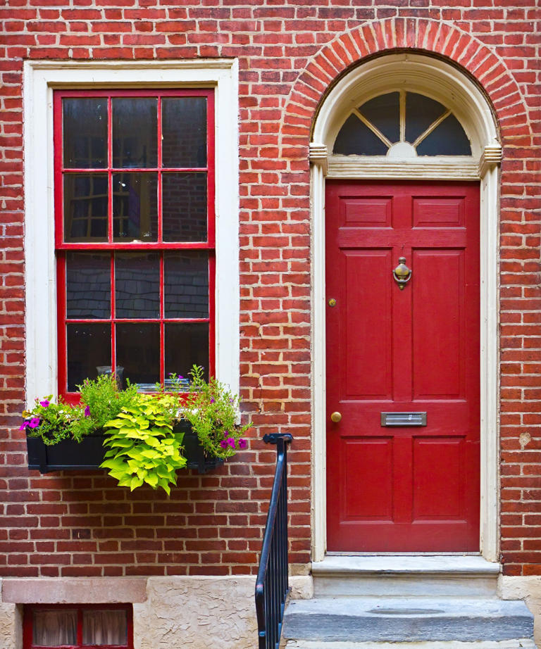 These are the best front door colors for a red brick house, according ...