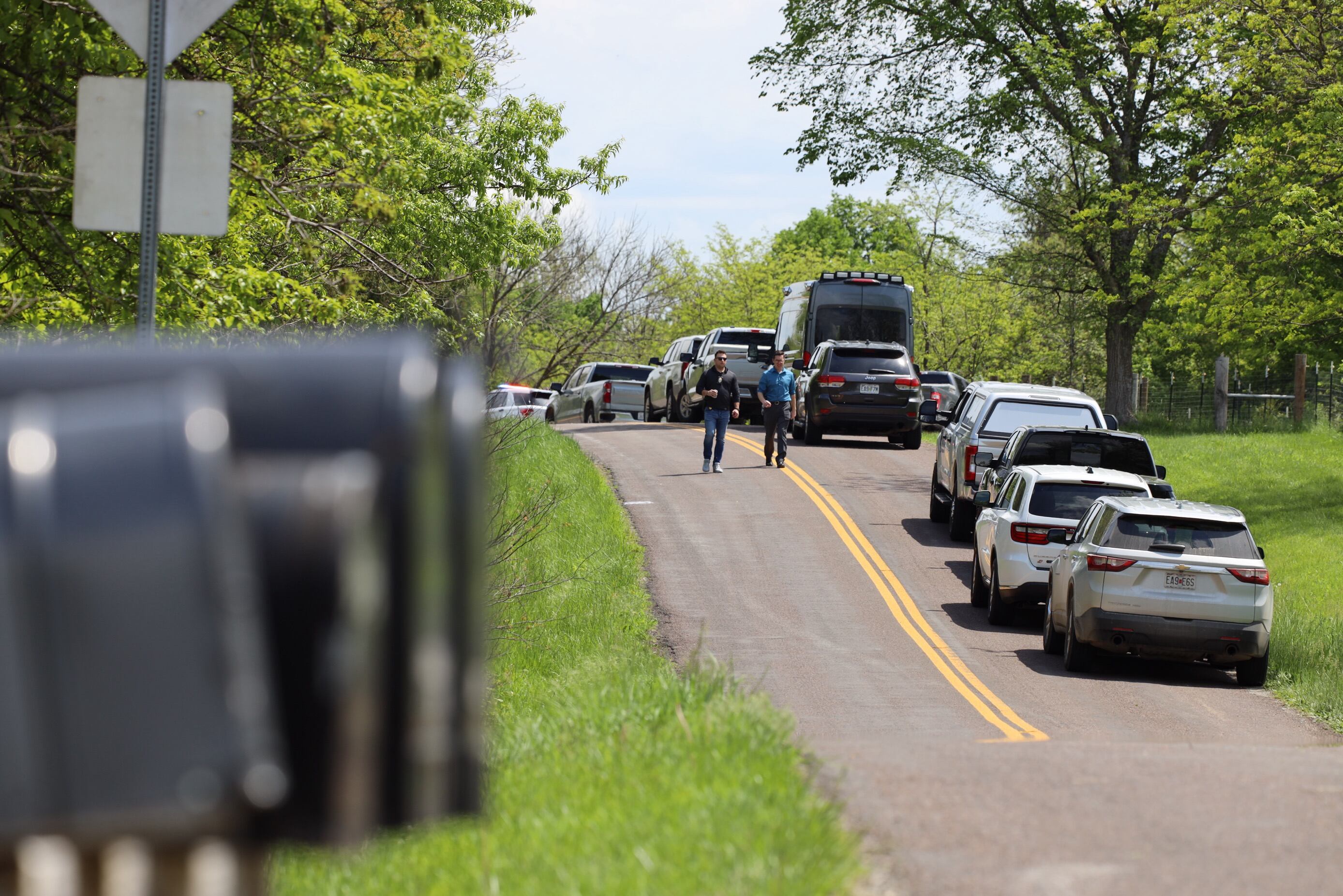 Two Pettis County deputies shot while serving warrant, suspect in custody