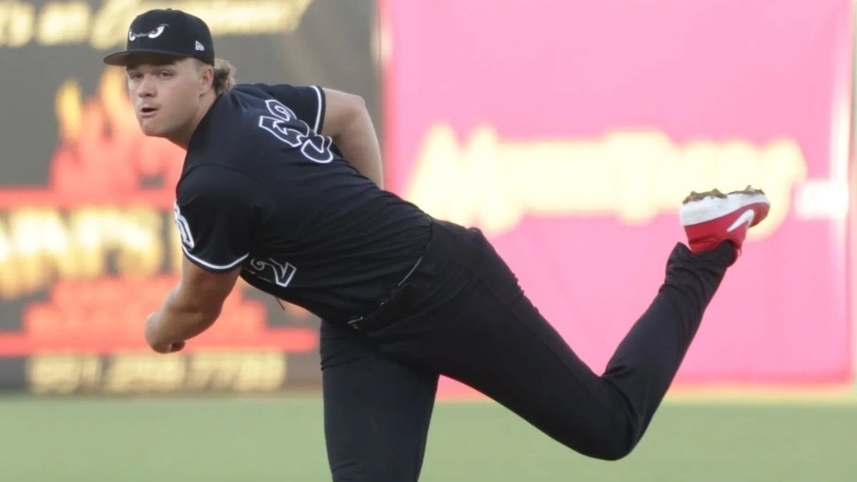 MLB: 'Giant' Over 6 Feet Tall Keeps Throwing Gems in Padres' Minors