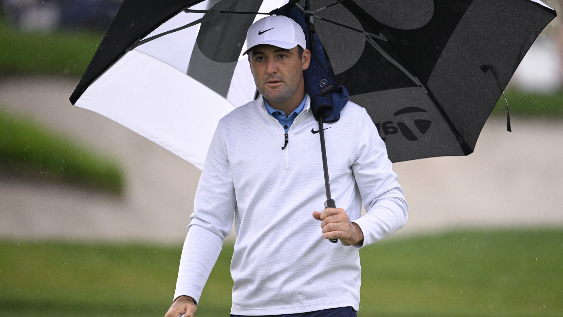 Play resumes after more than 6-hour delay in Round 2 of CJ Cup Byron Nelson