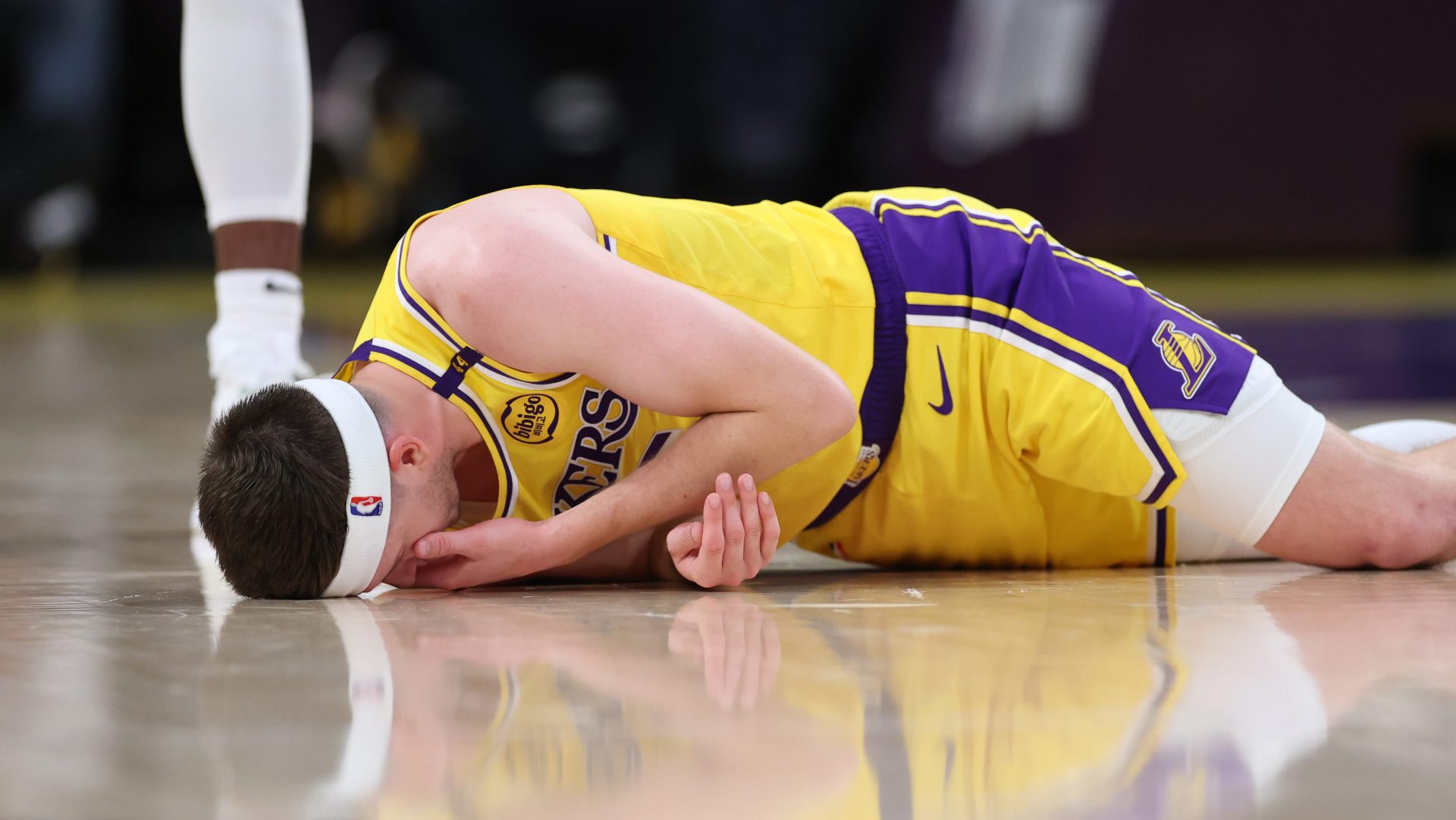 Reaves Offers 4 Word Injury Update After Lakers Win Over Warriors
