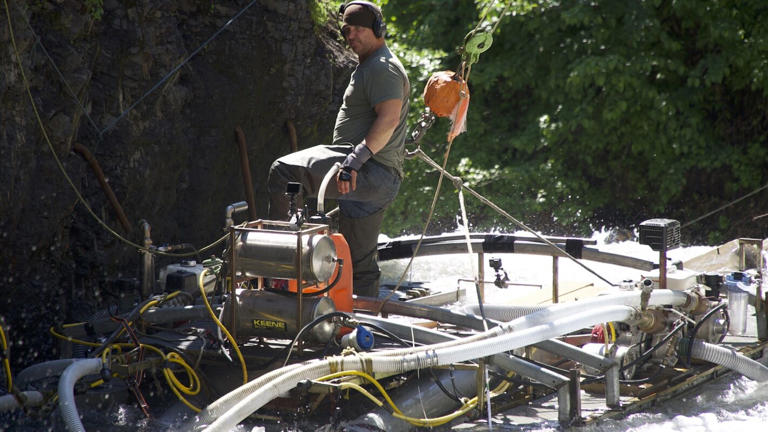 ‘Gold Rush: White Water’: Dustin Hurt Receives Devastating News That ...