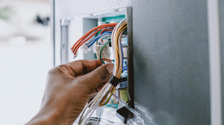 Learn To Install Can Lights In A Finished Ceiling With Ease