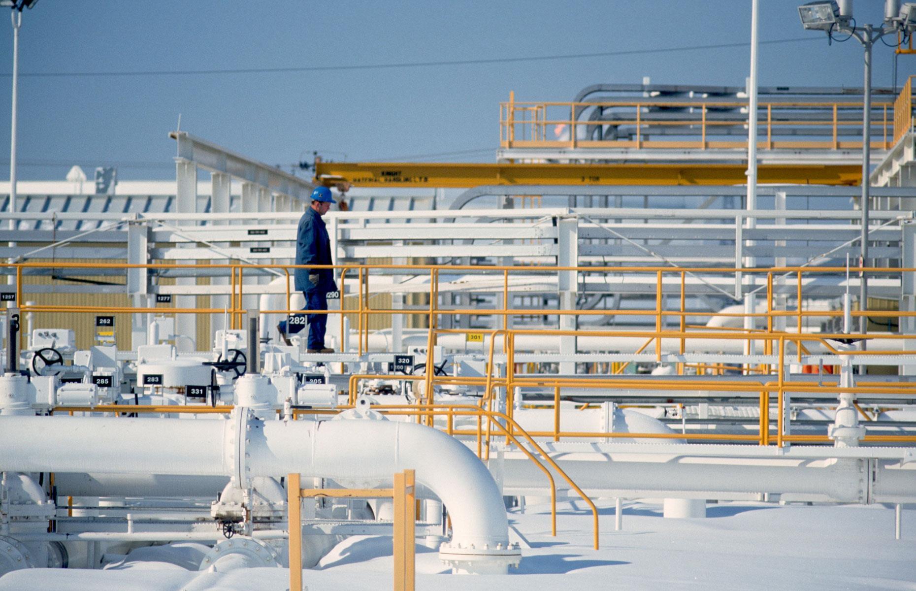 How close are key nations to ditching fossil fuels - including Canada