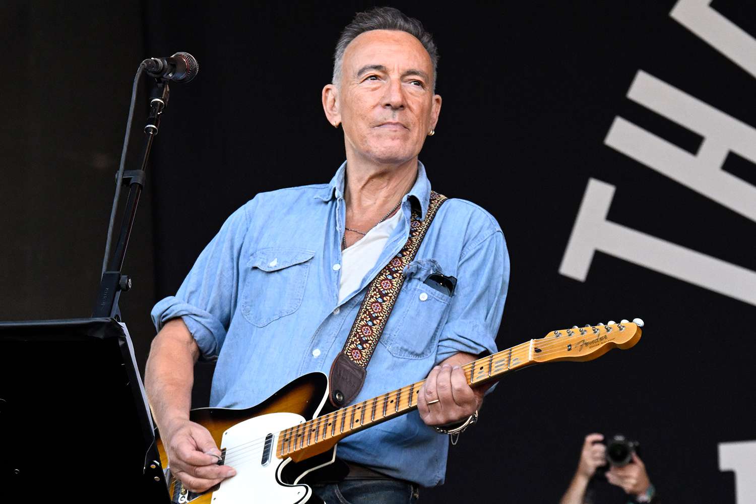 Bruce Springsteen Recalls Having a Family 'Filled with Mental Illness ...
