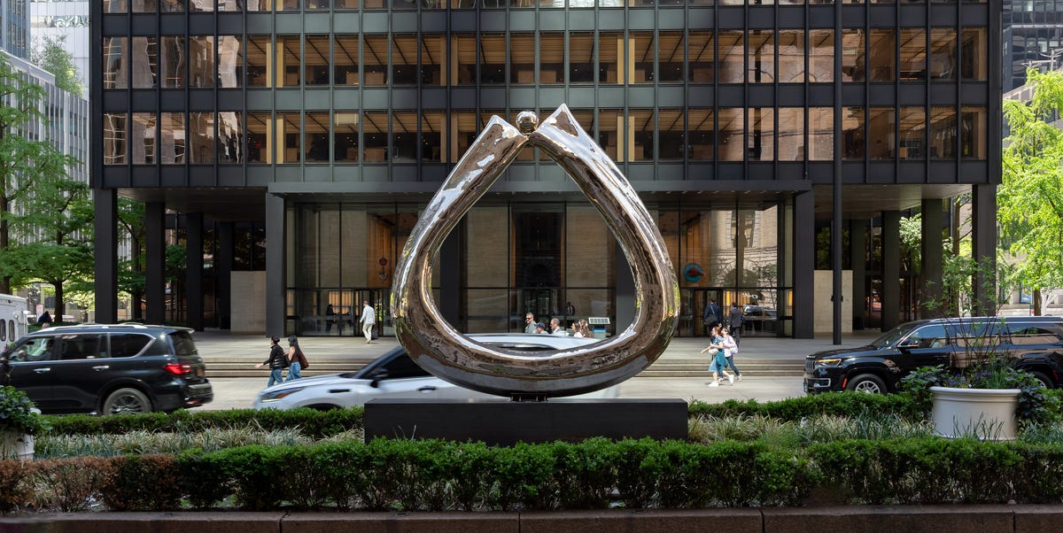 This Season, Bronze Statues Grow Among Park Avenue's Tulips