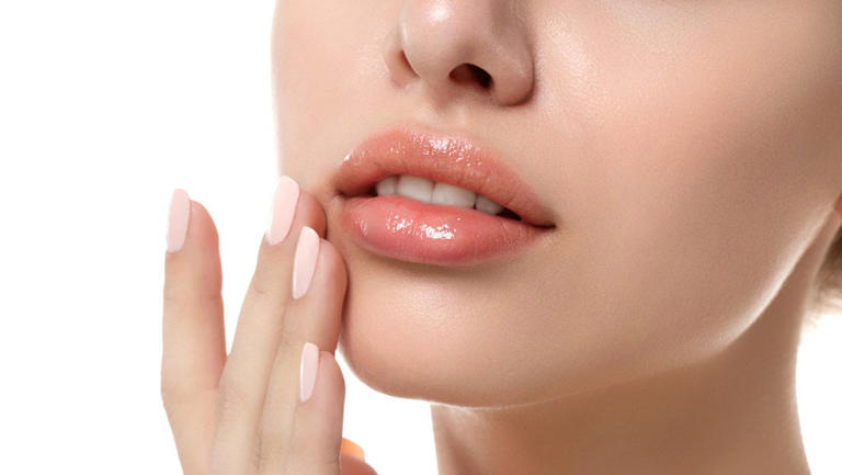 Tips Mendapatkan Bibir Plumpy yang Terlihat Sehat dan Natural