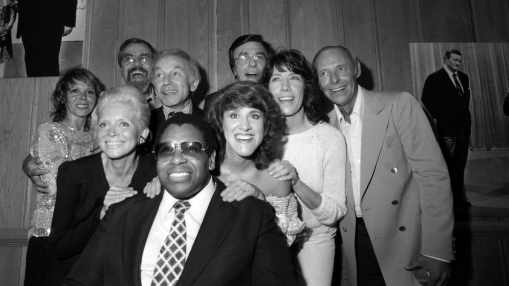 Stars Pay Tribute To Iconic Comedian Ruth Buzzi Following Her Death ...