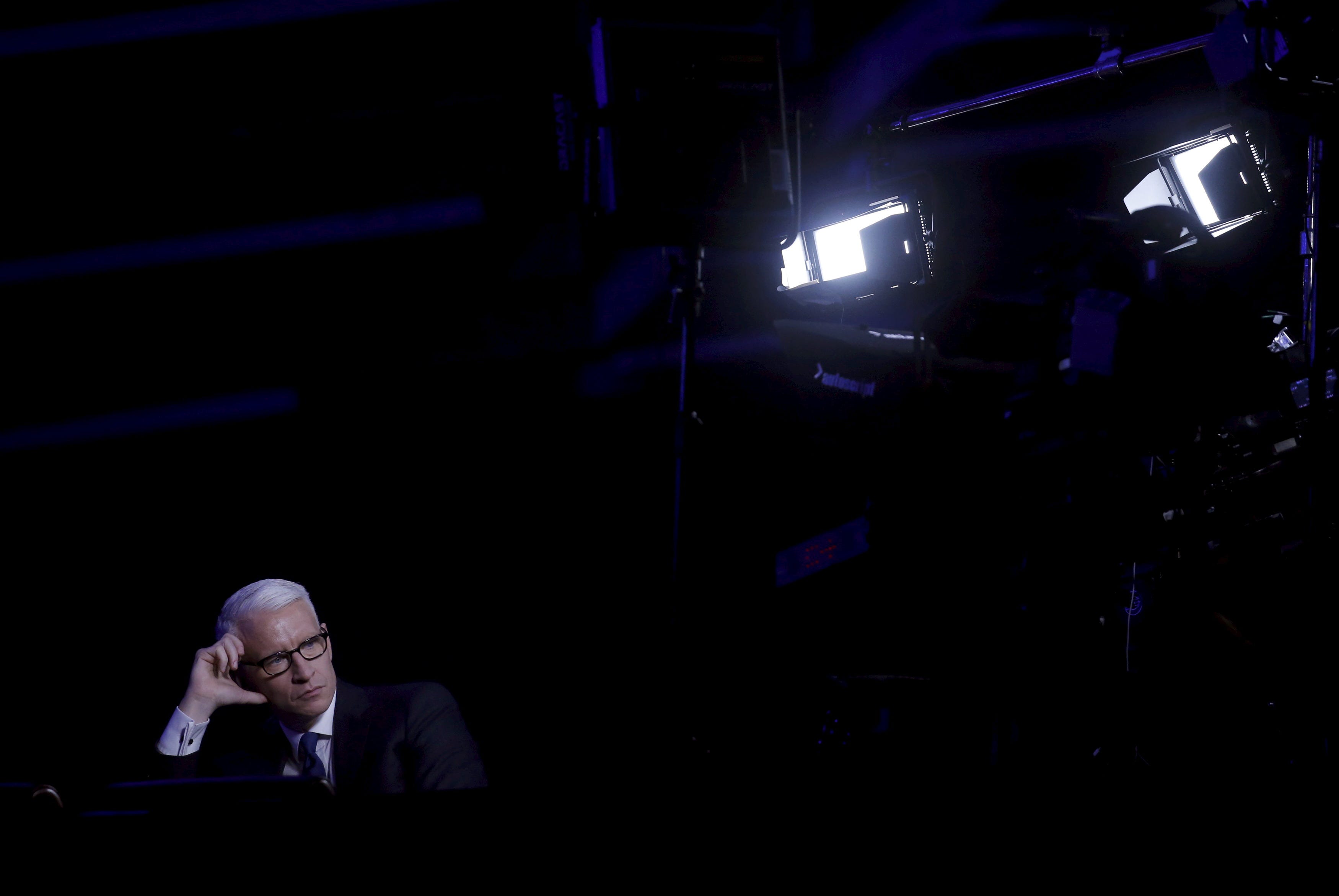 Iconic TV news anchors through the years: See ABC, CNN, NBC and Fox's ...