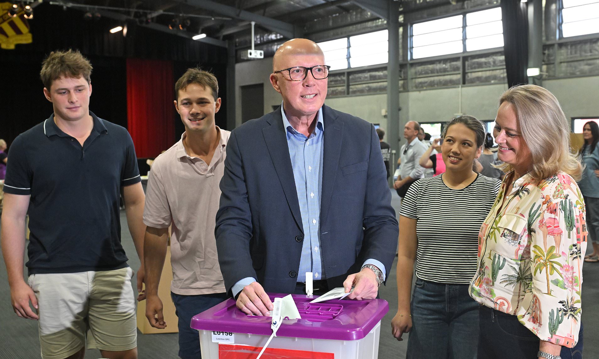 Liberal insider describes 'grim' result during massive swing against ...