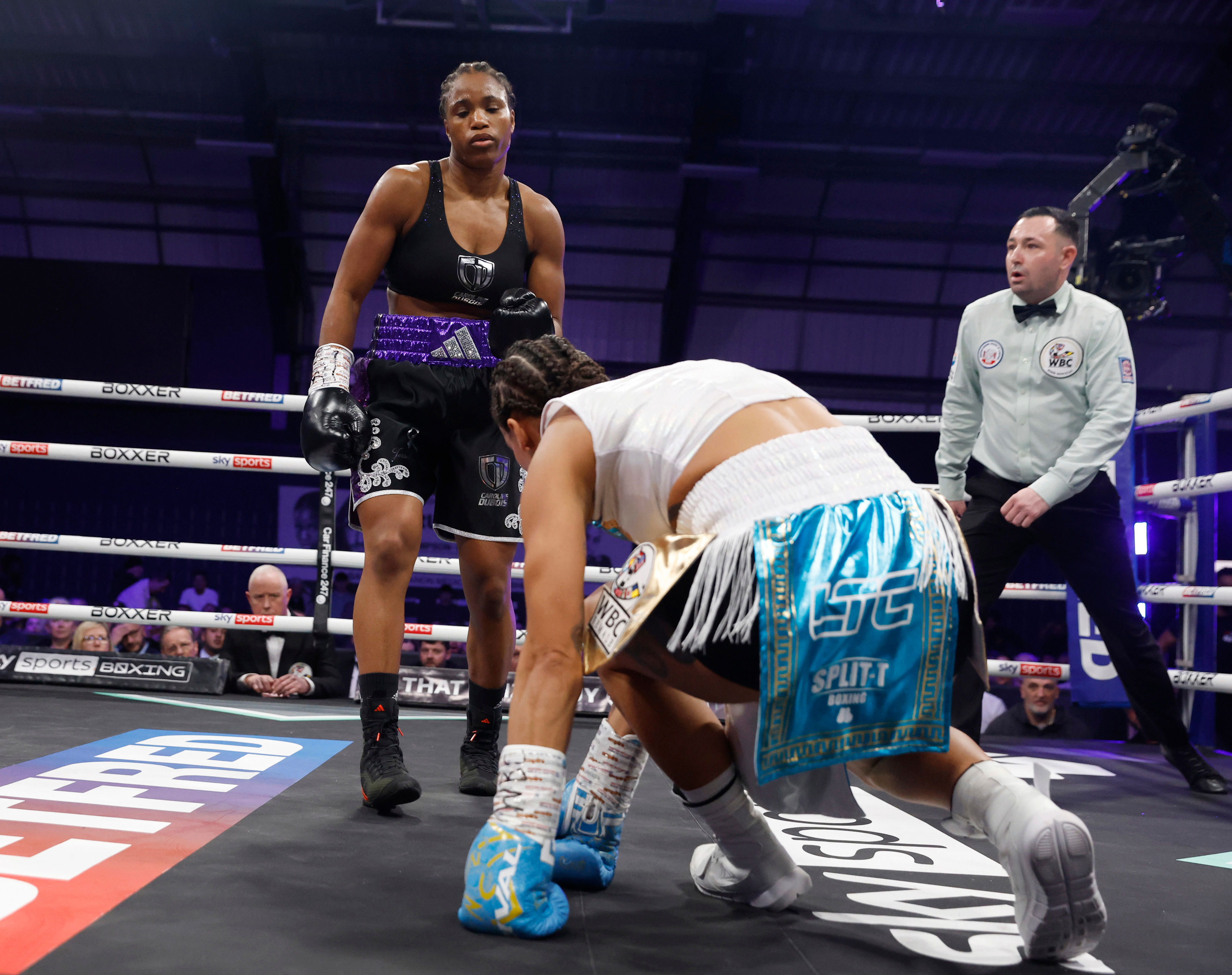 Terri Harper, Doncaster: Youngsters can achieve anything, says female boxing world champ