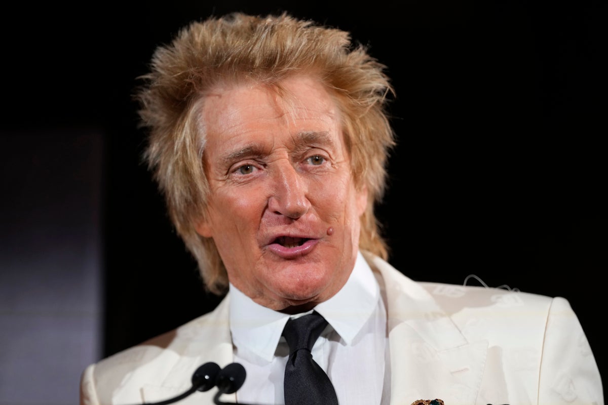 Rod Stewart cancels Las Vegas gig hours before start time due to illness